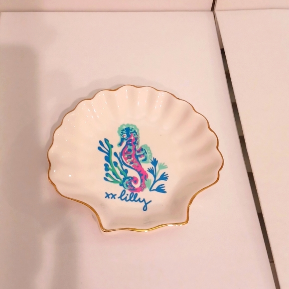 Lilly Pulitzer | Bath | Lilly Pulitzer Dish Trinket Ceramic Sea Shell ...